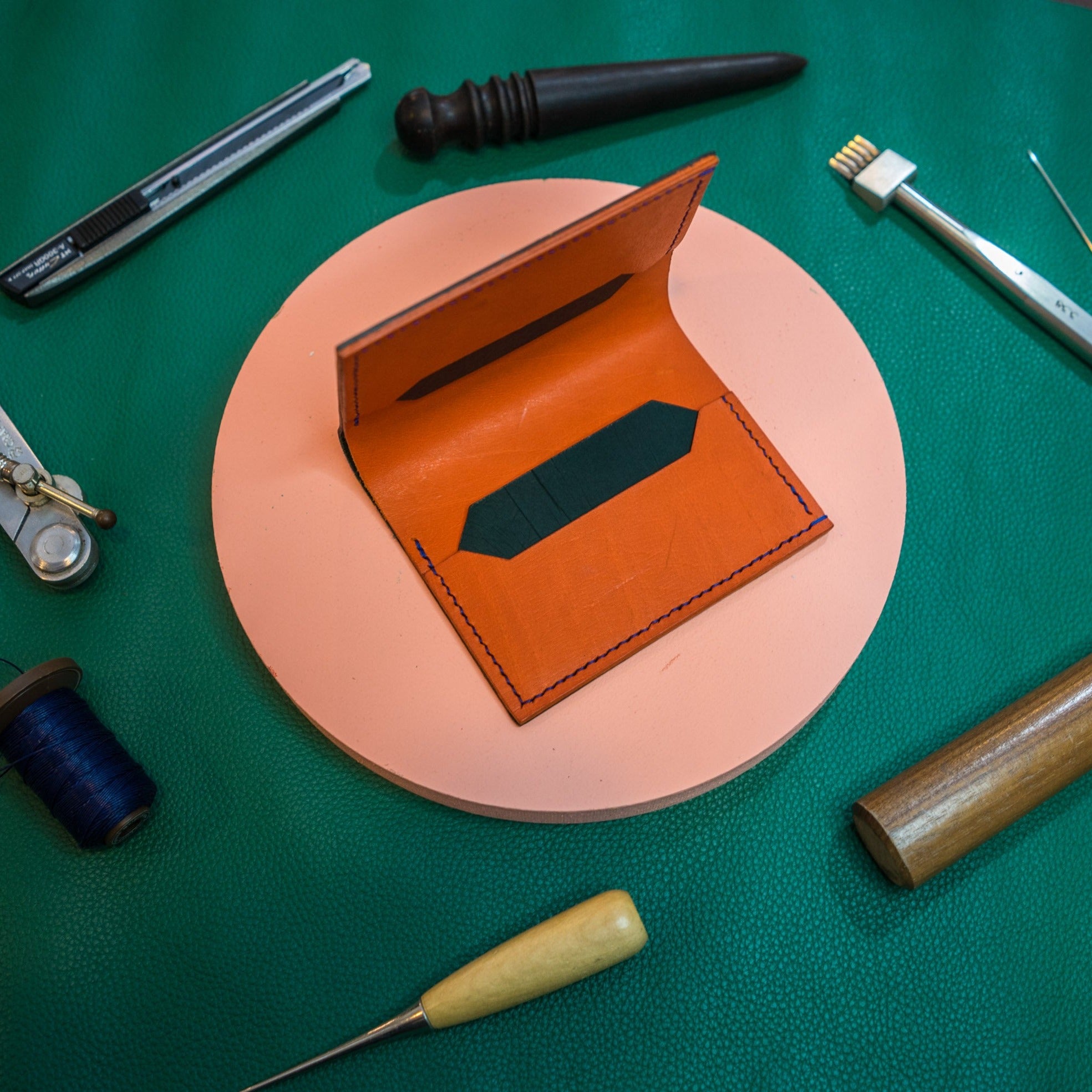 Minimalist Bi-fold Wallet